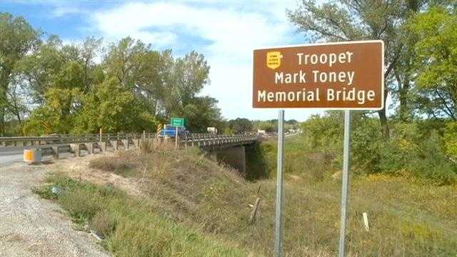 Bridge dedicated to fallen trooper