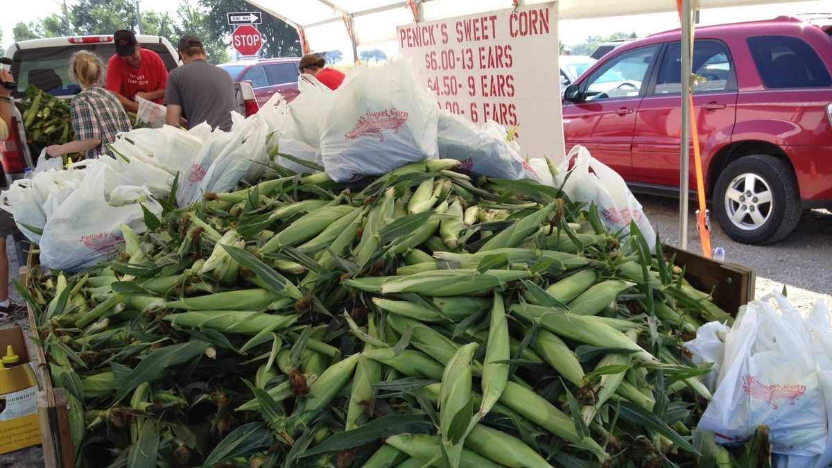 Photos: Iowans lining up for Iowa sweet corn