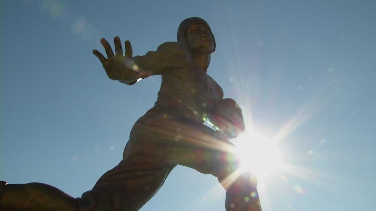 Statue of first Heisman winner at Iowa high school