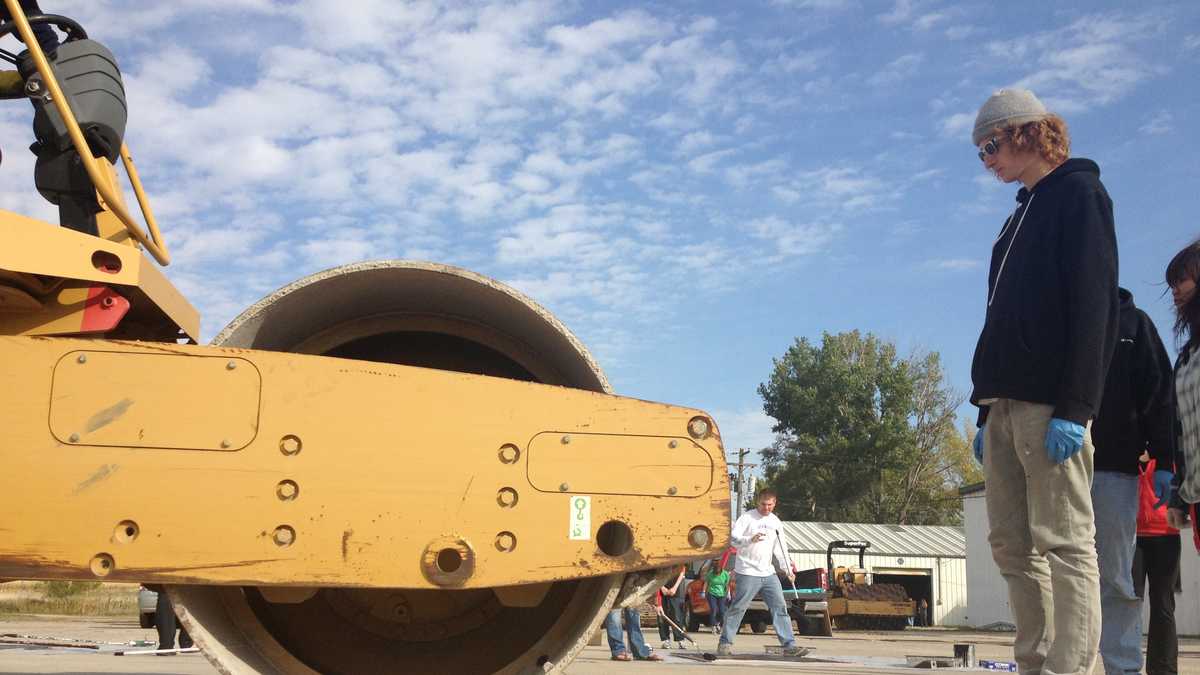 Photos: Students use steamroller to create art