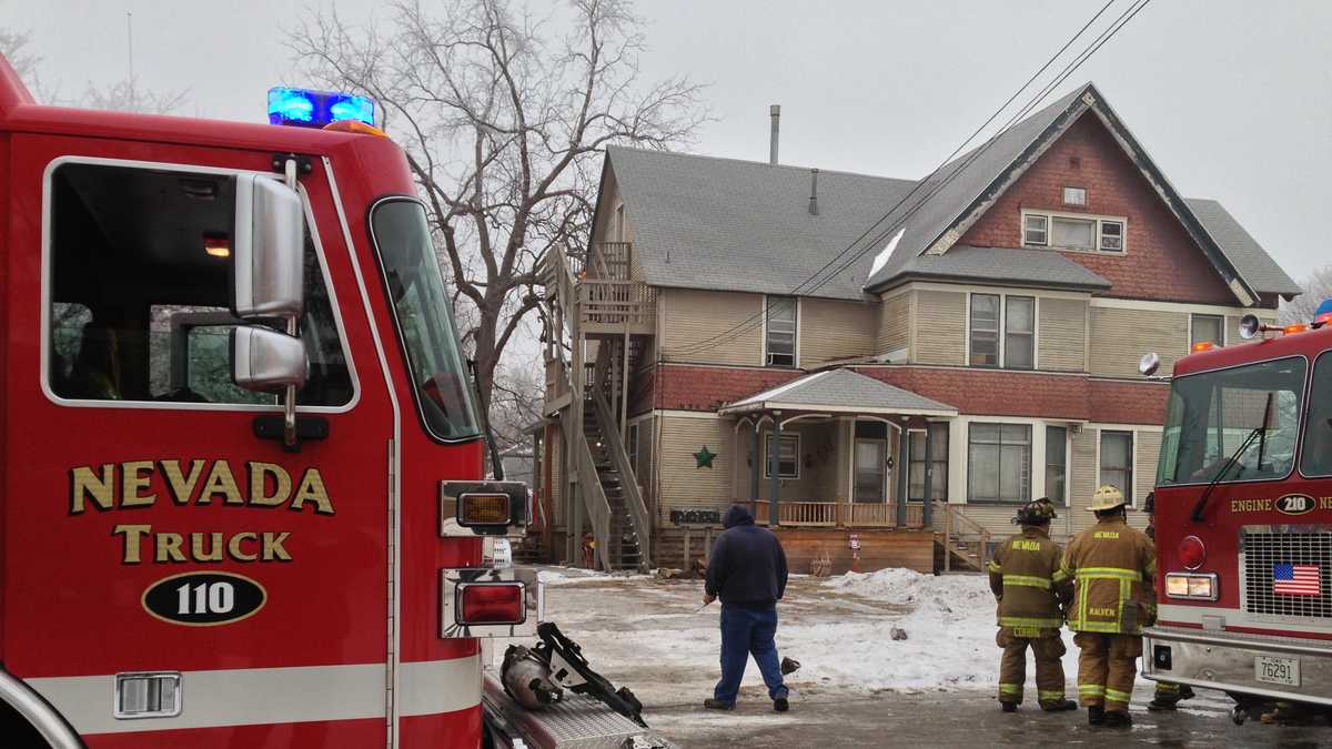 Firefighters Quickly Extinguish House Fire