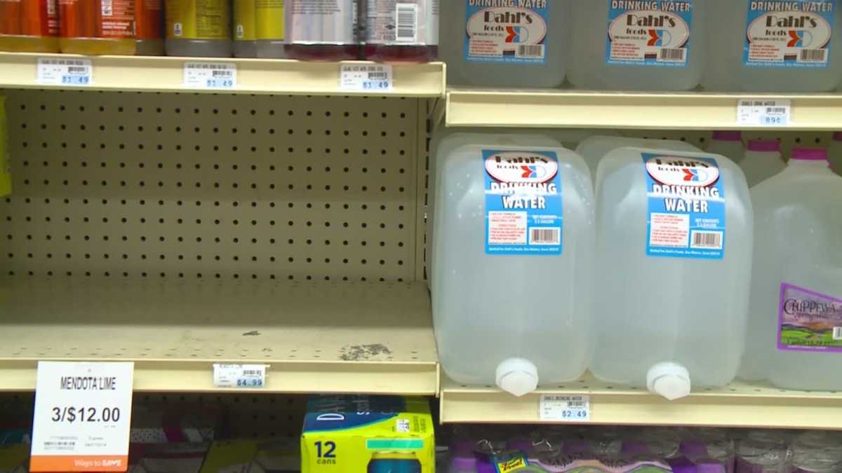 Grocery stores scramble to stock shelves with bottled water