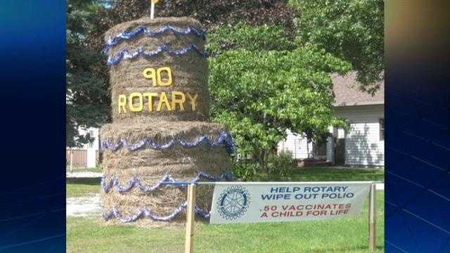 Photos: Hey, take a look at this Iowa Hay Bale Art
