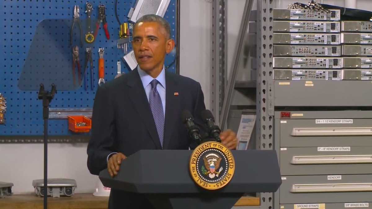 Obama talks expanding high-speed Internet in Iowa