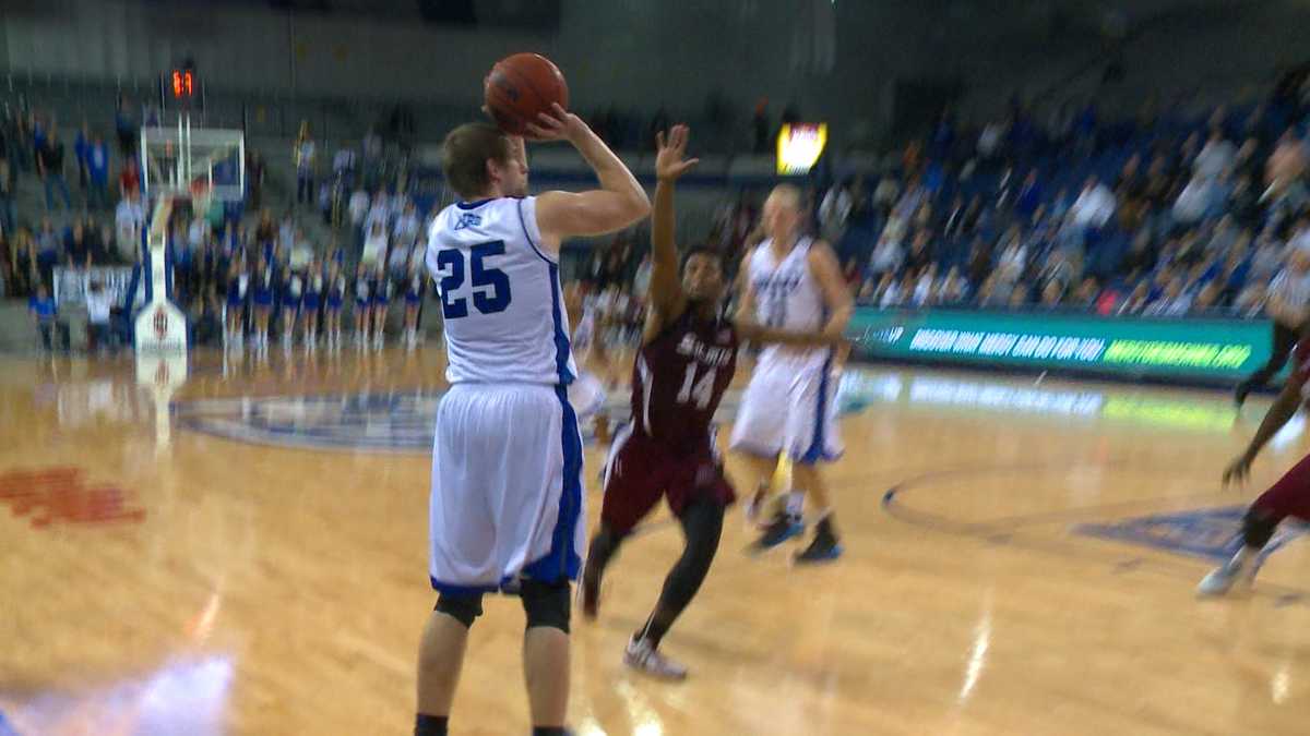 Late 3 gives Drake 3-game win streak