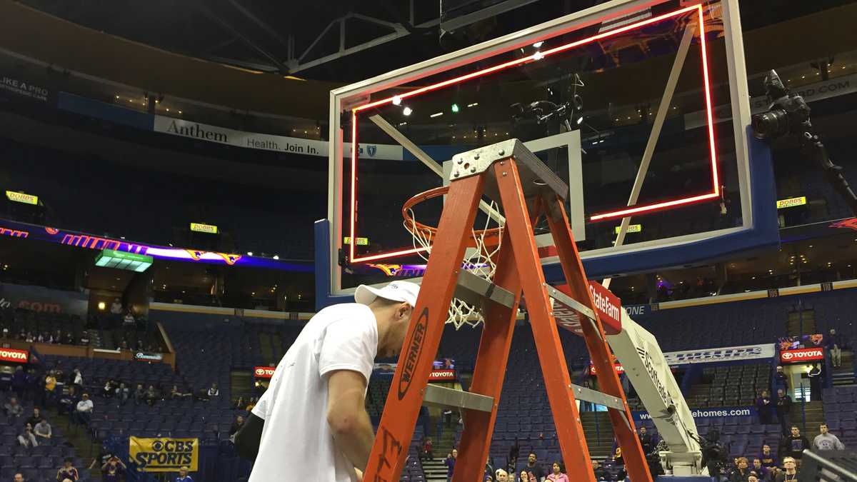 PHOTOS: UNI wins MVC tournament