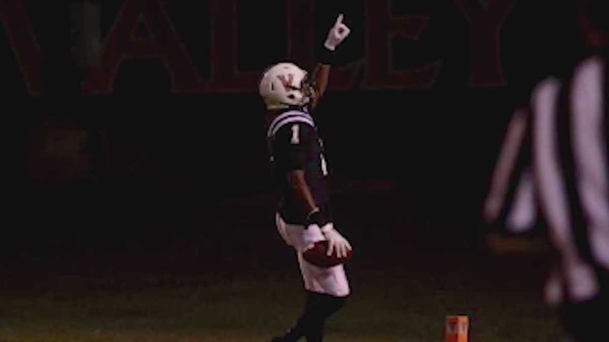 Son of late Hawkeye great plays in memory of father