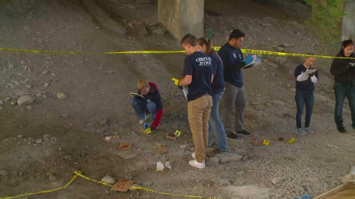 Class takes students to crime scene investigation