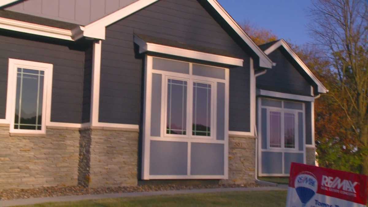 Online home scammers posing as real estate agents