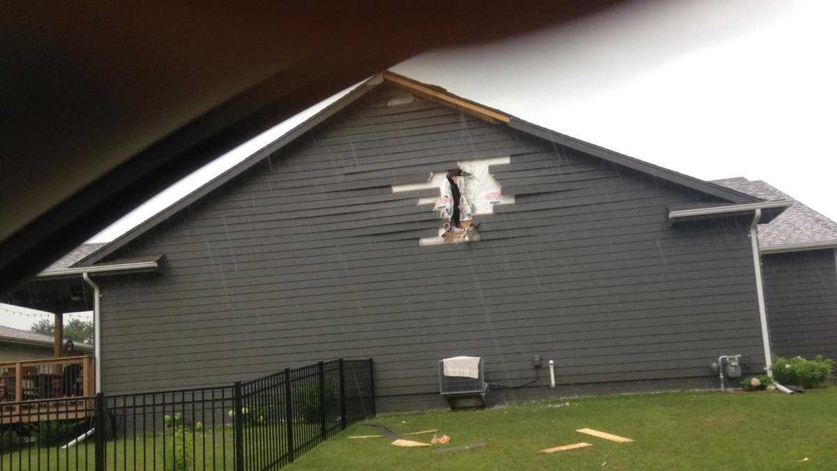 Lightning blasts hole in side of Iowa home