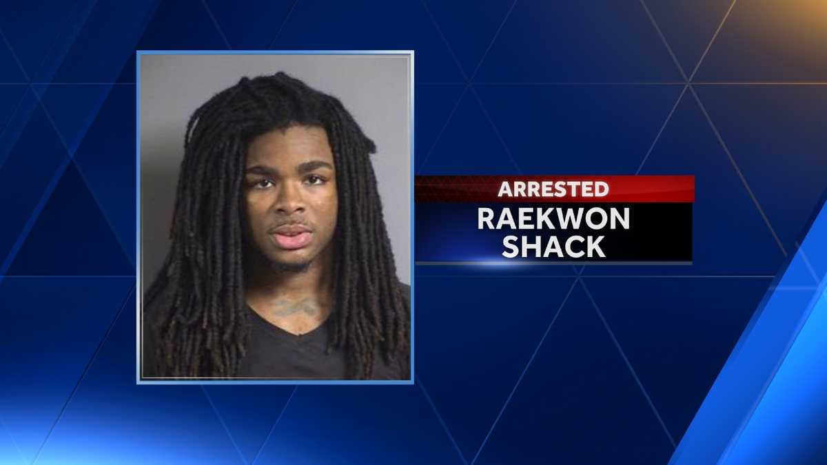 Iowa City man arrested after armed robbery, standoff