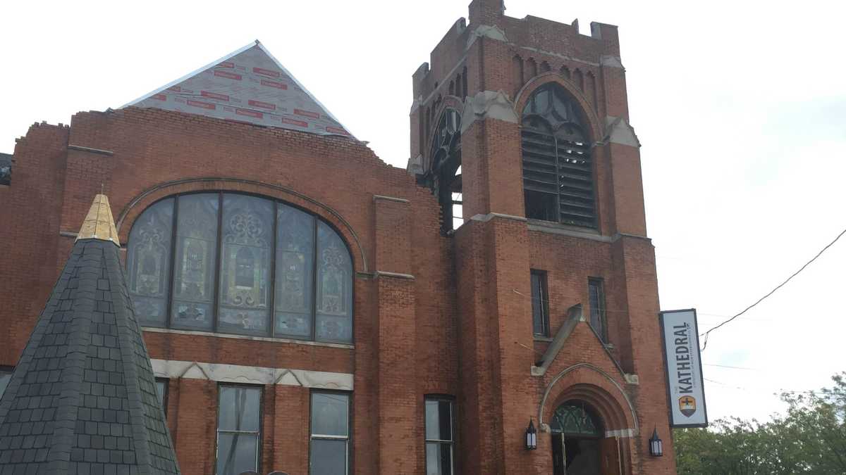 Metro church to replace steeples nearly 100 years later
