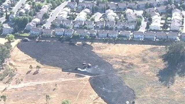 Field fire burns in Elk Grove