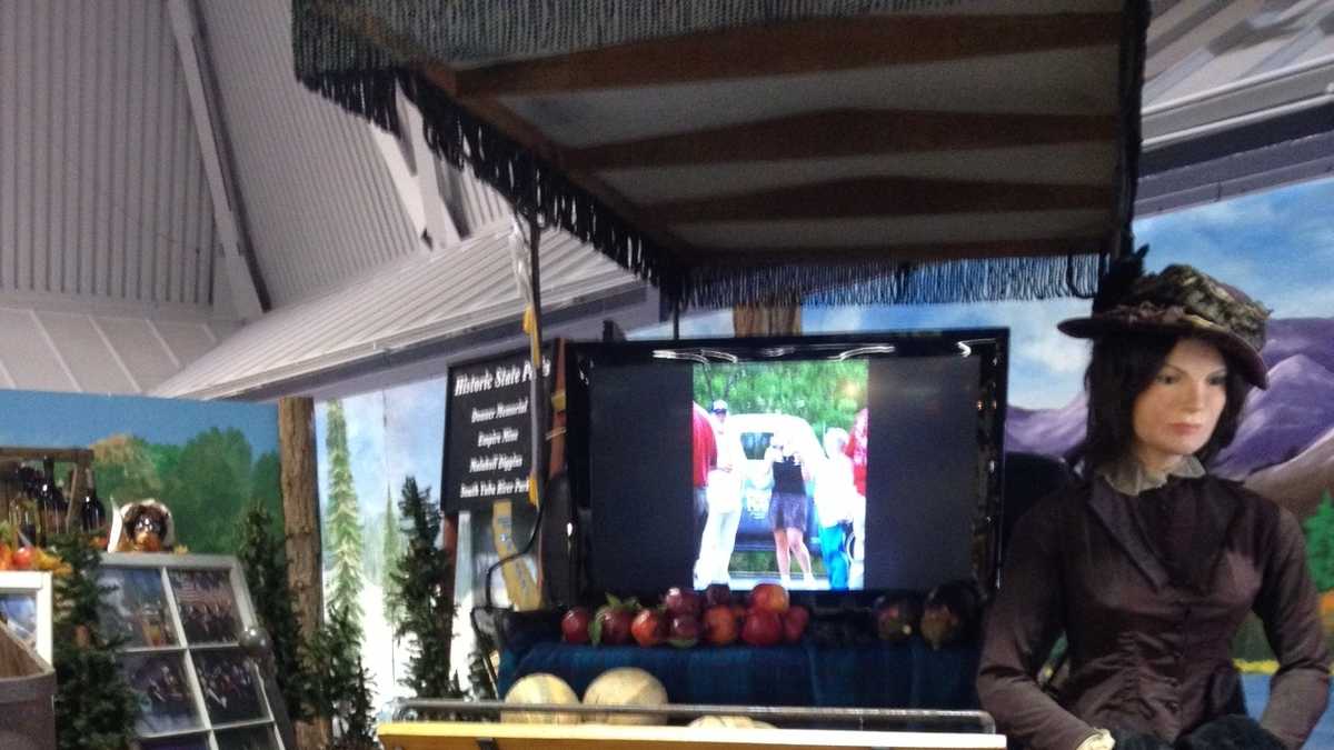 Photos State Fair county exhibit shows best of California