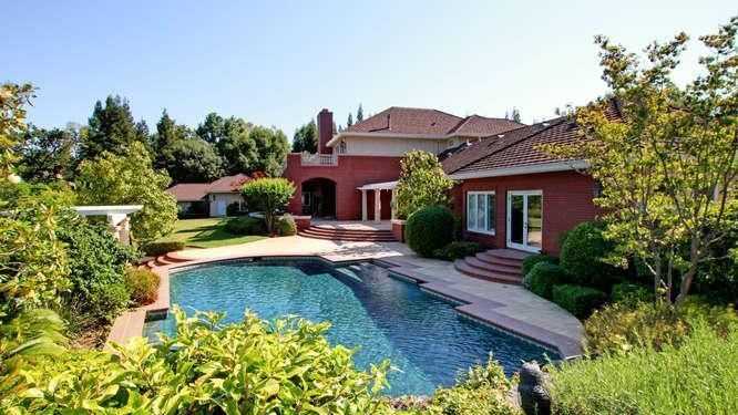 Tour this beautiful $3.75 Million Dollar Mansion in Sacramento, CA!