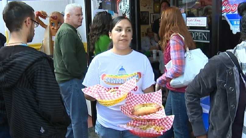 Photos: Capitol Dawg serves lunch one last time