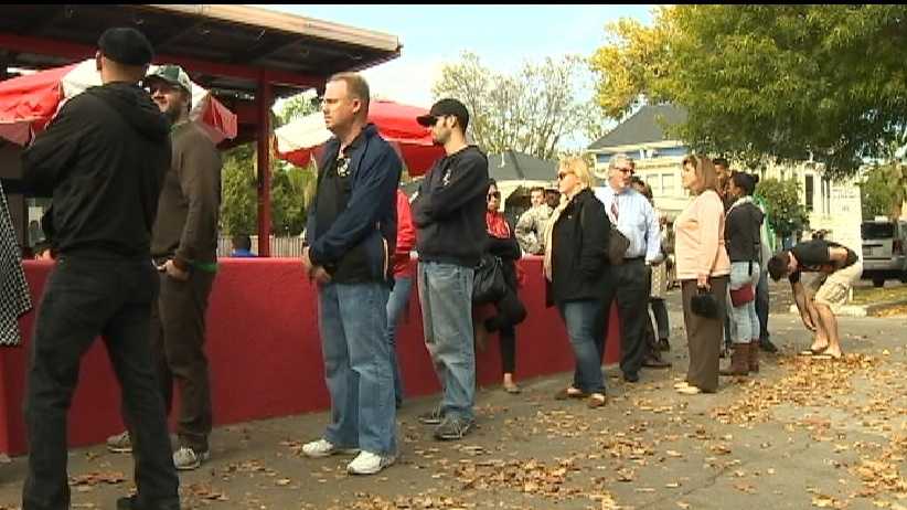 Photos: Capitol Dawg serves lunch one last time