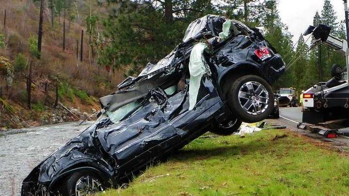 Photos: Kayaker helps rescue family of 5 in crash