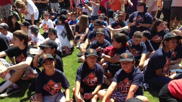 Modesto gets new baseball field named after Giants pitcher