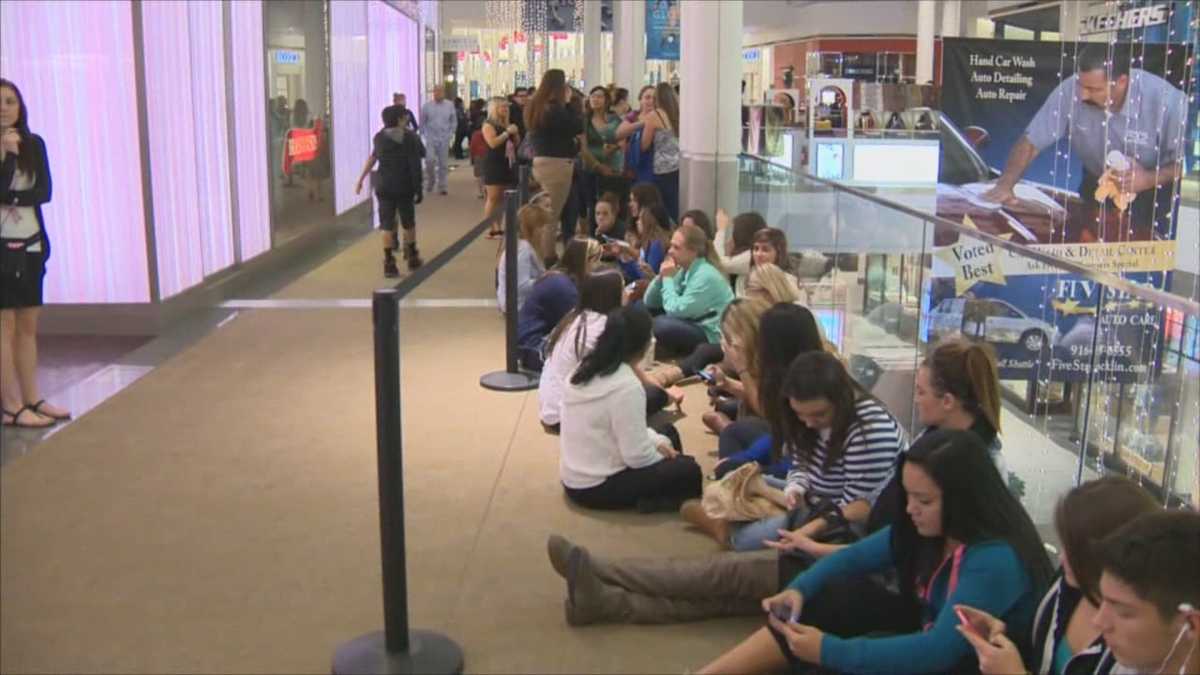 Black Friday sales turn into Gray Thursday deals