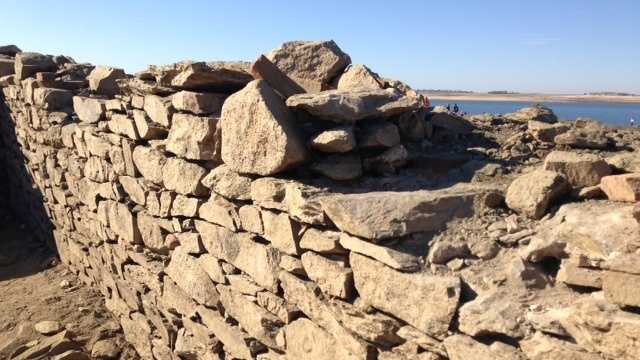 Photos: Hundreds flock to see ruins at Folsom Lake