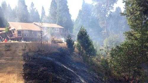 Dramatic photos take you to fire lines in Pollock Pines