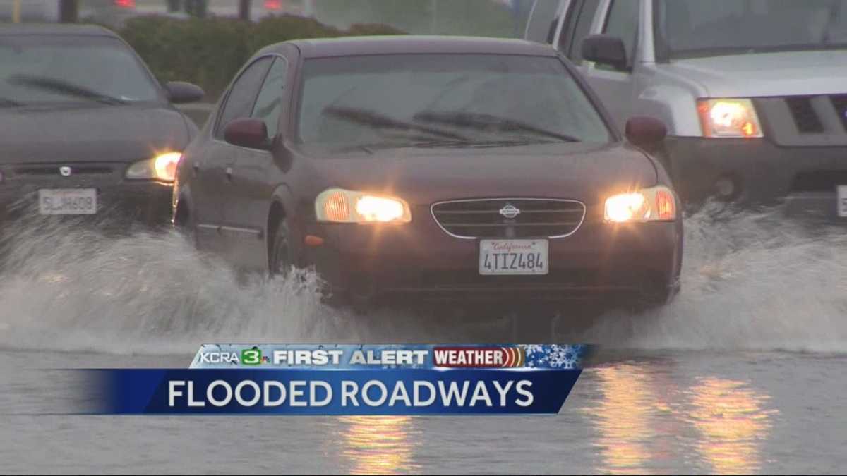 NorCal Soaker Storm causes street flooding in Sacramento