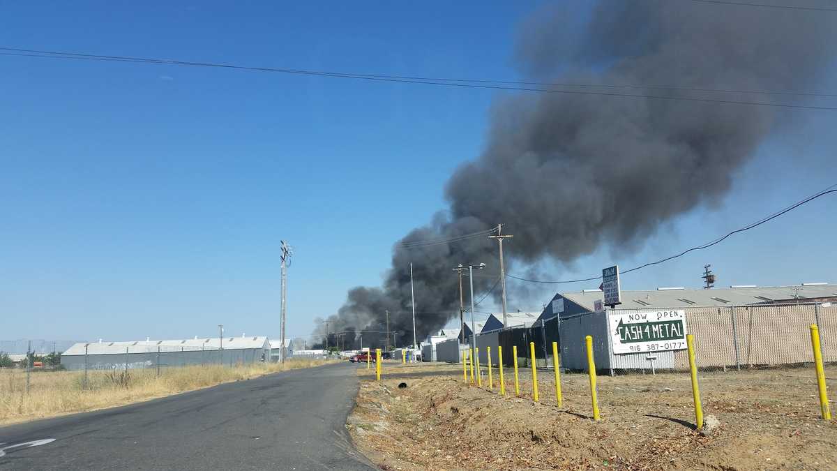Photos: Large commercial building fire in south Sacramento