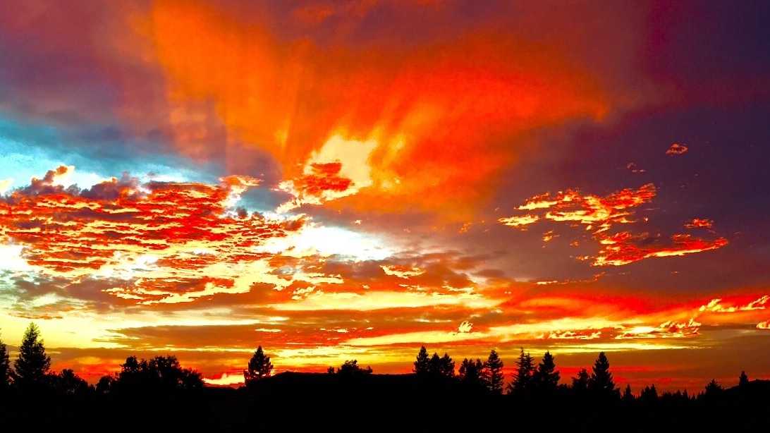 Photos of an August sunset in Northern California
