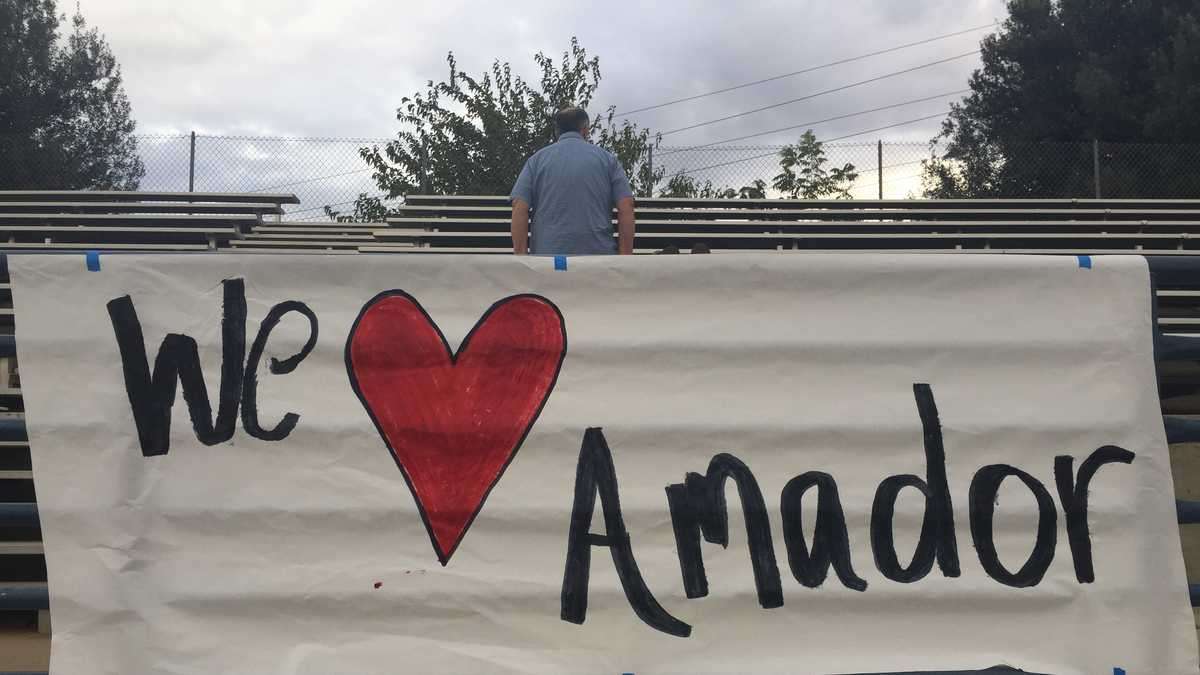 Capital Christian football fans root for Butte Fire victims