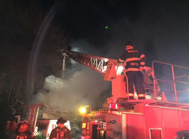 1 killed, 4 injured in Modesto house fire