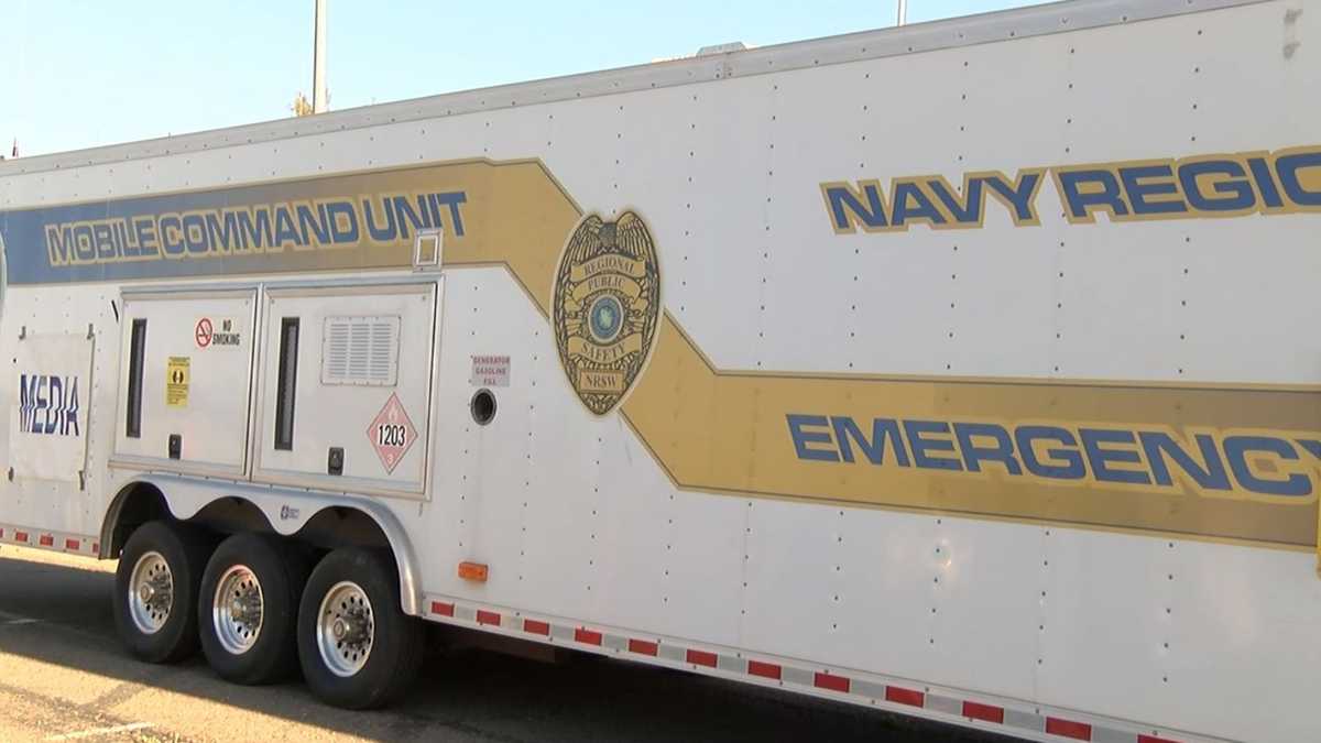 2 killed when car crashes into fighter jet during chase