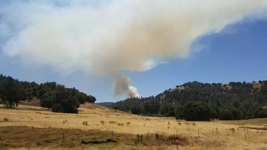 Evacuations prompted by El Dorado Co. grass fire lifted