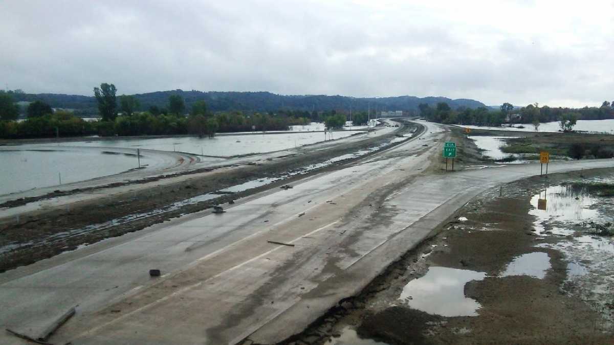 Photos: Flood leaves damage, debris on interstate