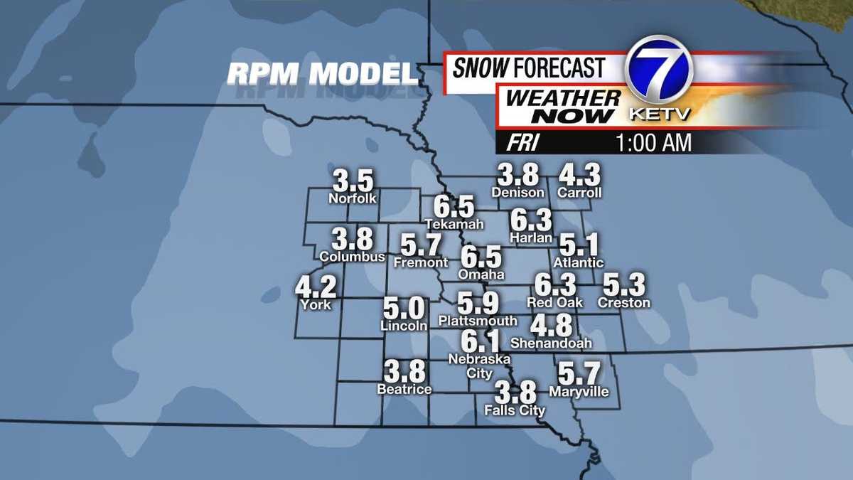Hour-by-hour predicted snowfall totals