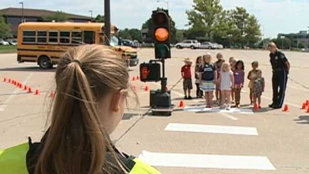 Police teach kids traffic safety lessons