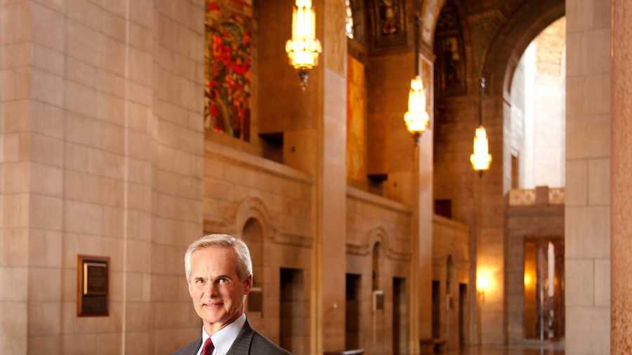 Auditor Foley commits to Nebraska governor's race