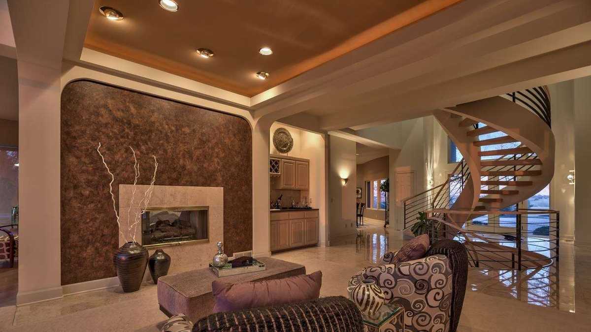 Tour this elegant Elkhorn home