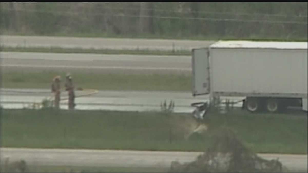 I-29 reopens after acid leaked from semitrailer