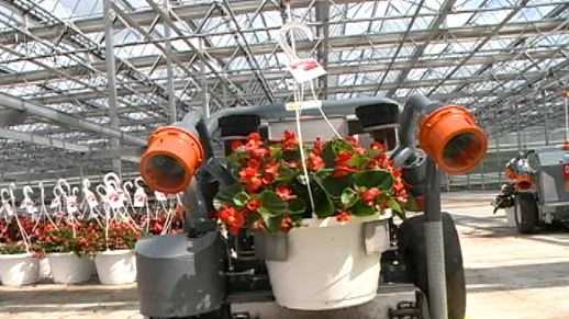 Innovative greenhouse utilizes robotics