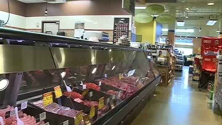 Council OKs live meat market