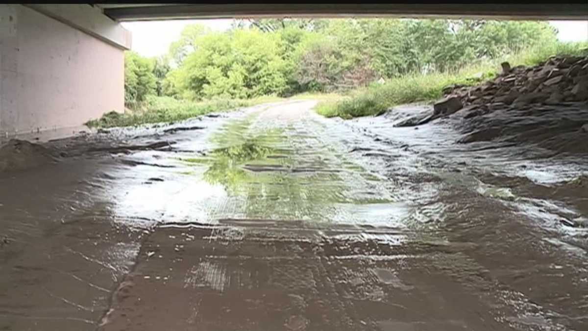Mud-covered slopes prompt city to place warning signs on Omaha trails