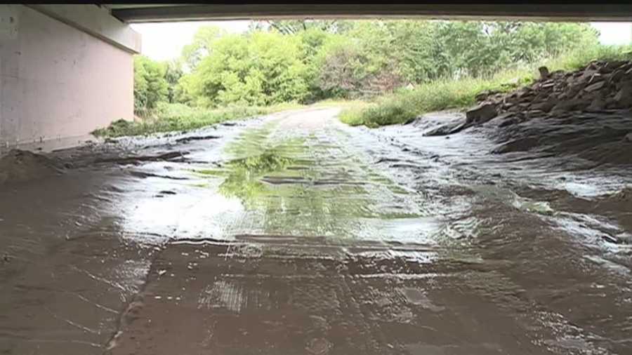 Mud-covered slopes prompt city to place warning signs on Omaha trails