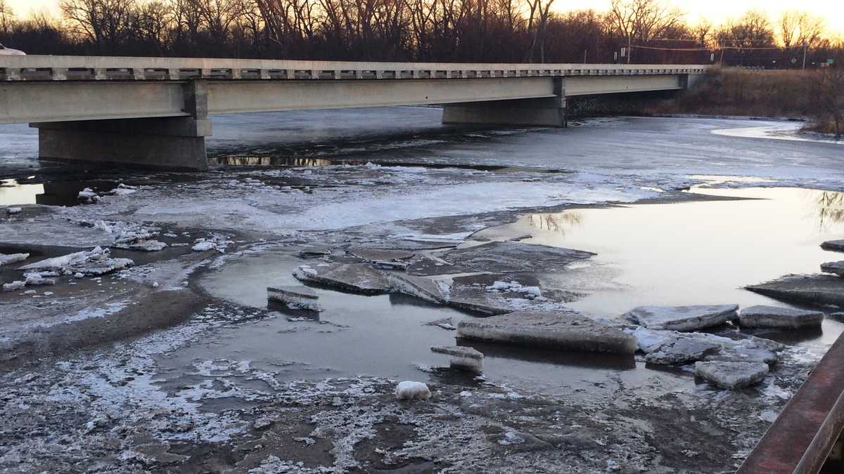 Dynamite attack cancelled after Platte River ice jam breaks up