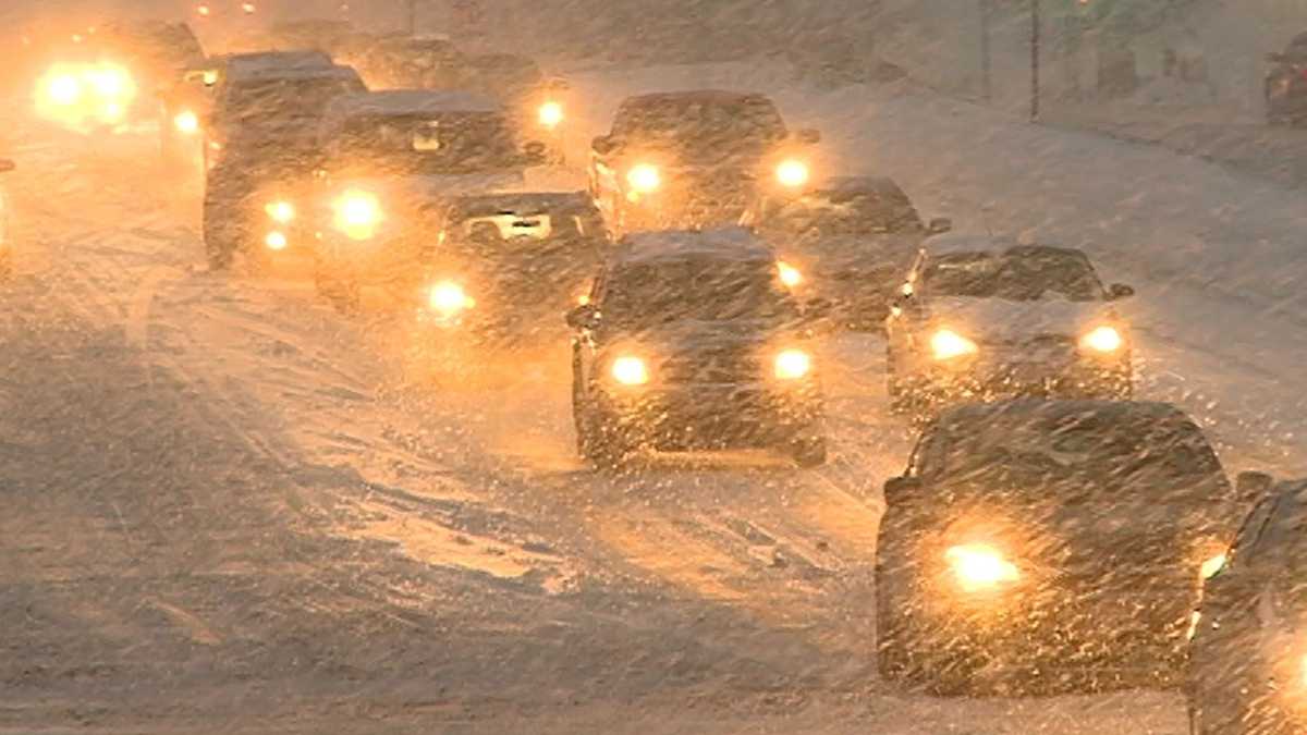 Quick burst of snow hits metro Wednesday