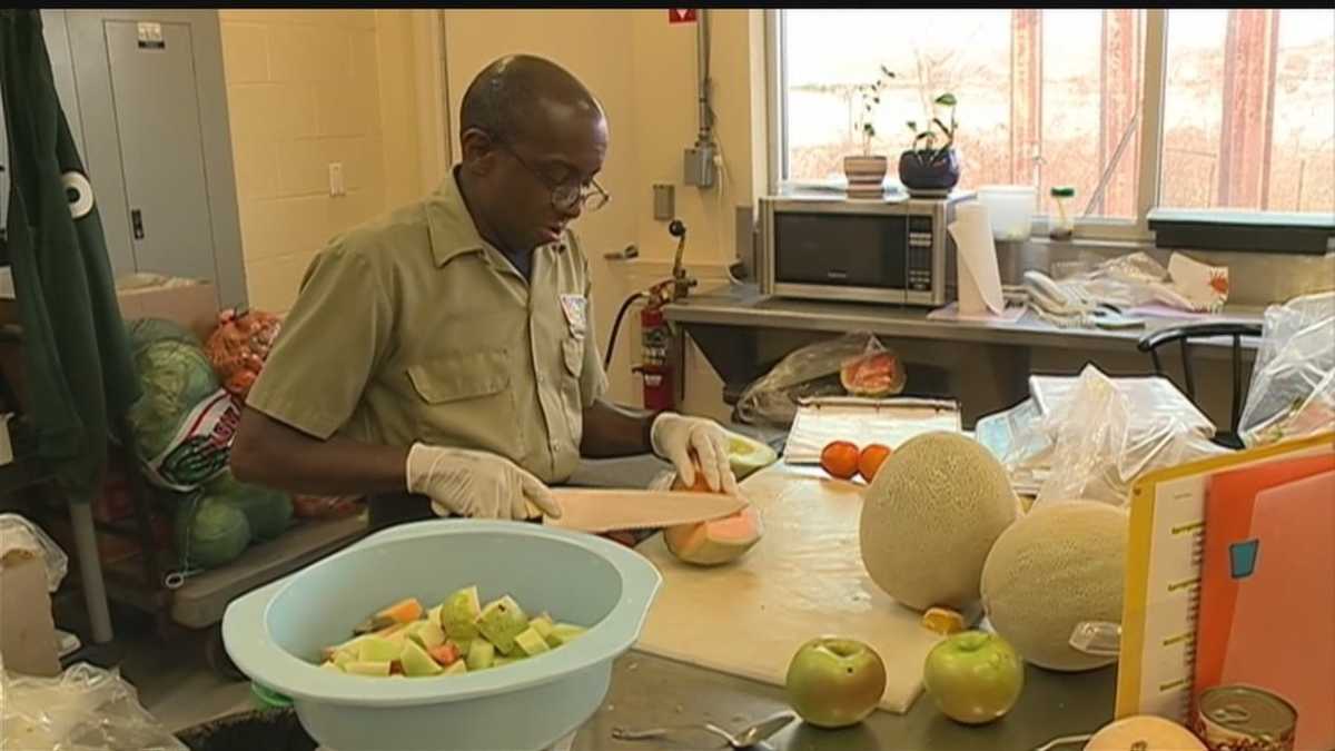 Inside the Omaha zoo's kitchen