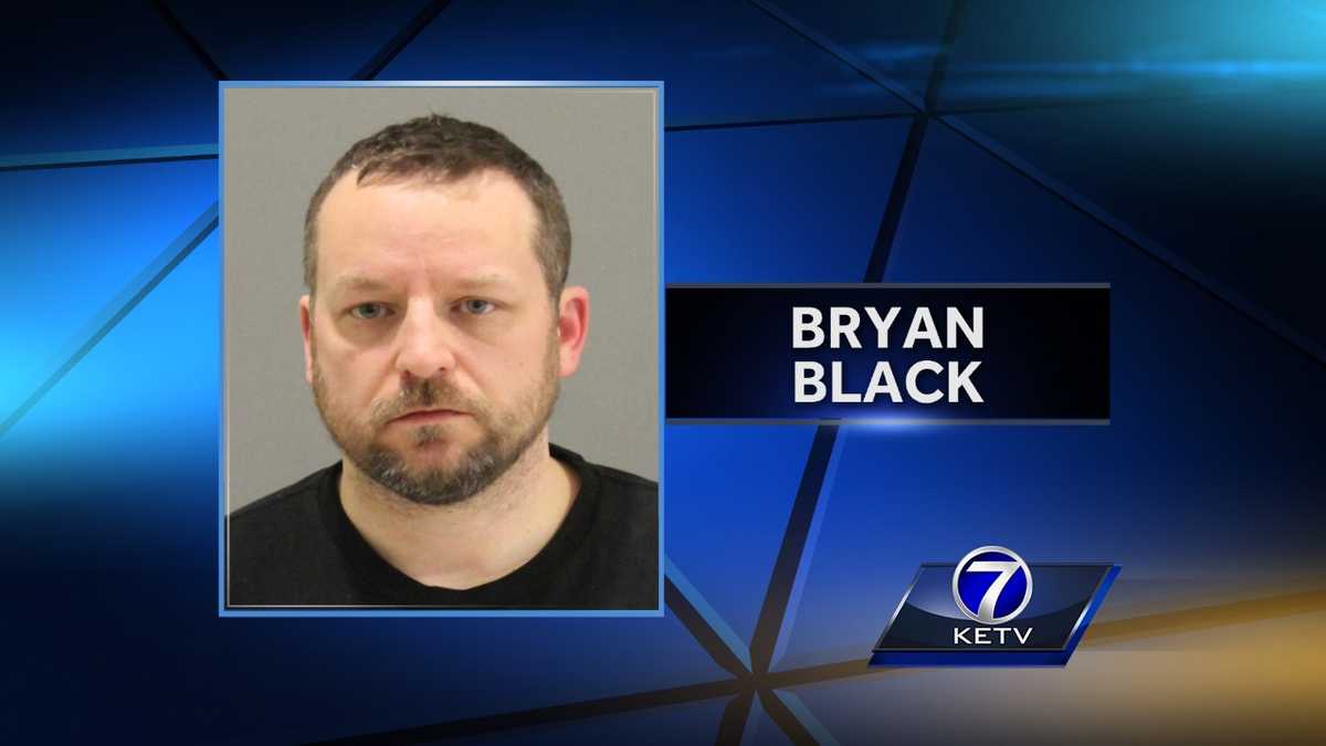 Ex-Omaha teacher takes plea deal in sex-with-student case