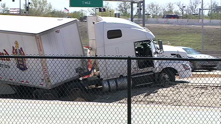 Photos Semi Crash Stalls I 80 Traffic In Council Bluffs