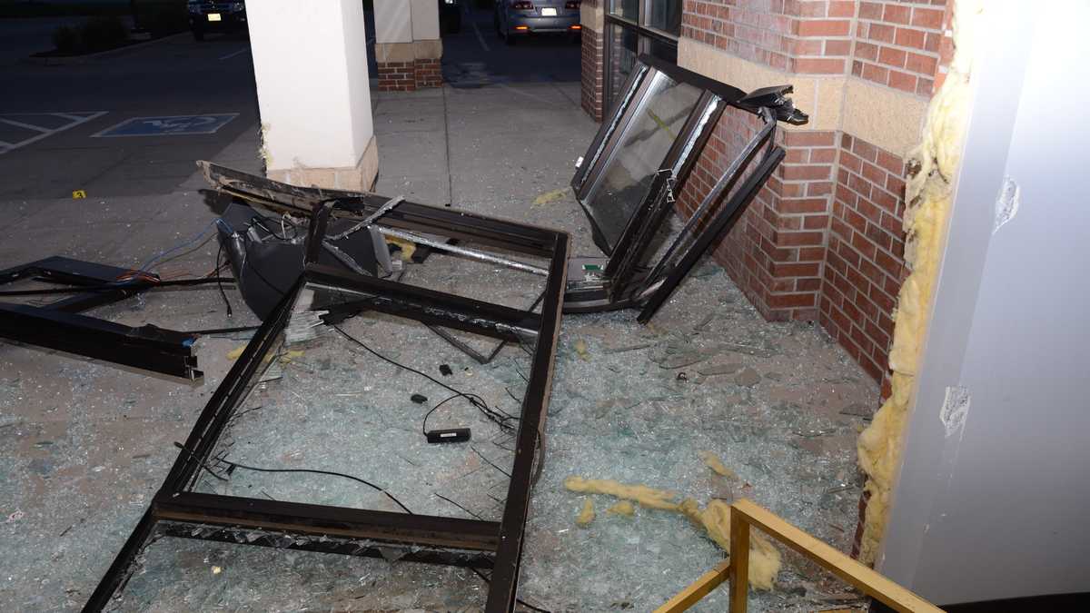 ATM removed from business Wednesday morning