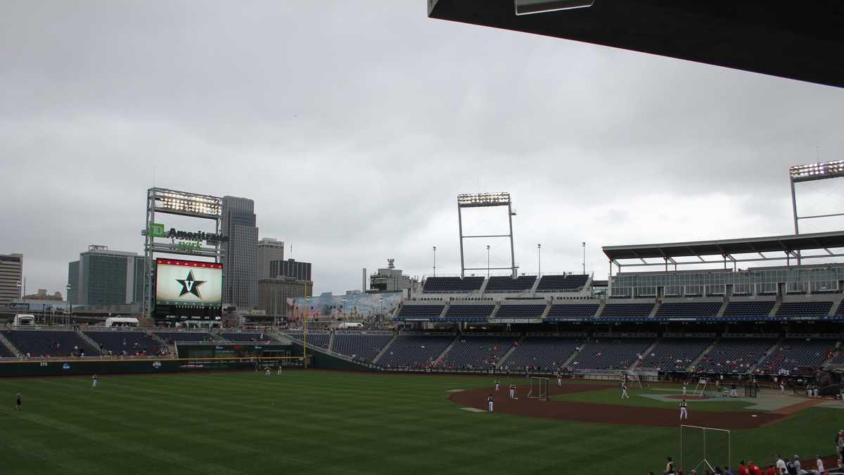 CWS fans pour in for Friday's practices, activities